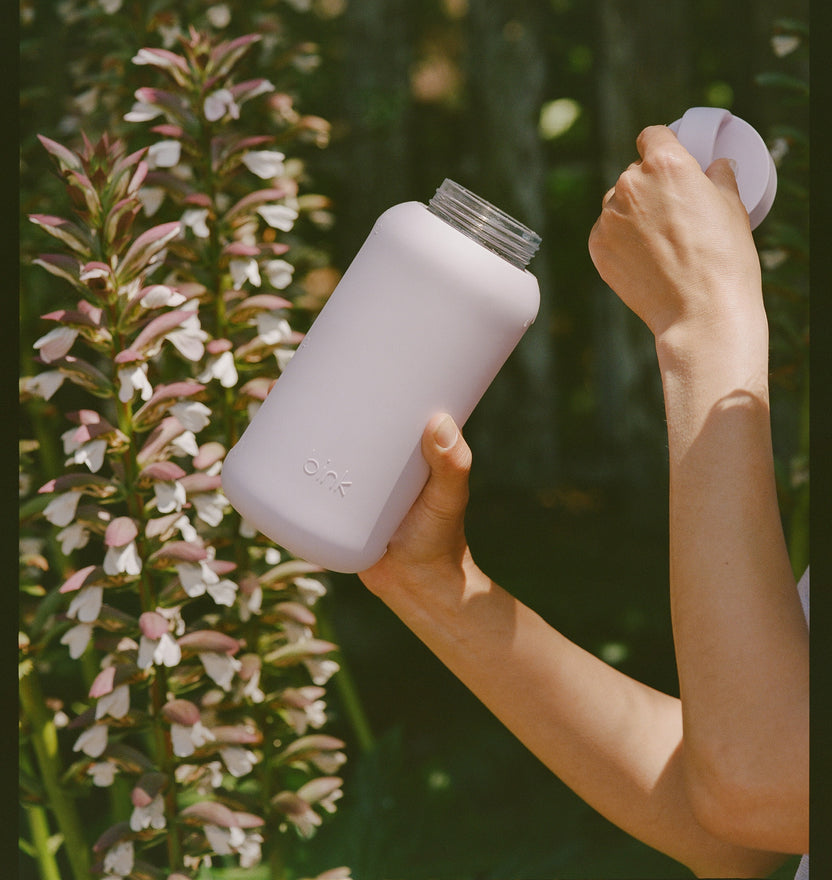Glass water bottles that help you track your daily water intake